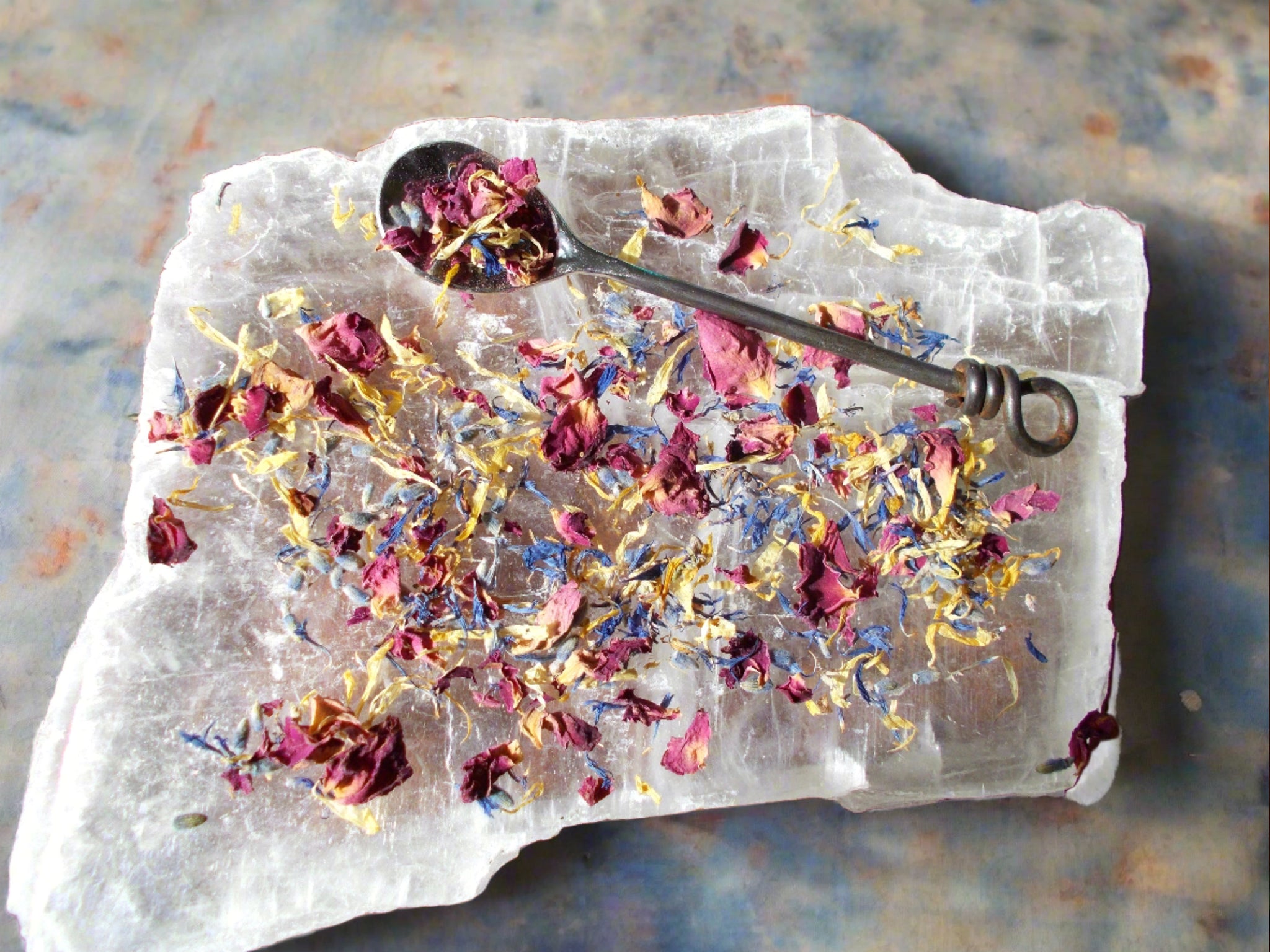 Edible Flower Garnish – Enchanted Mixtures